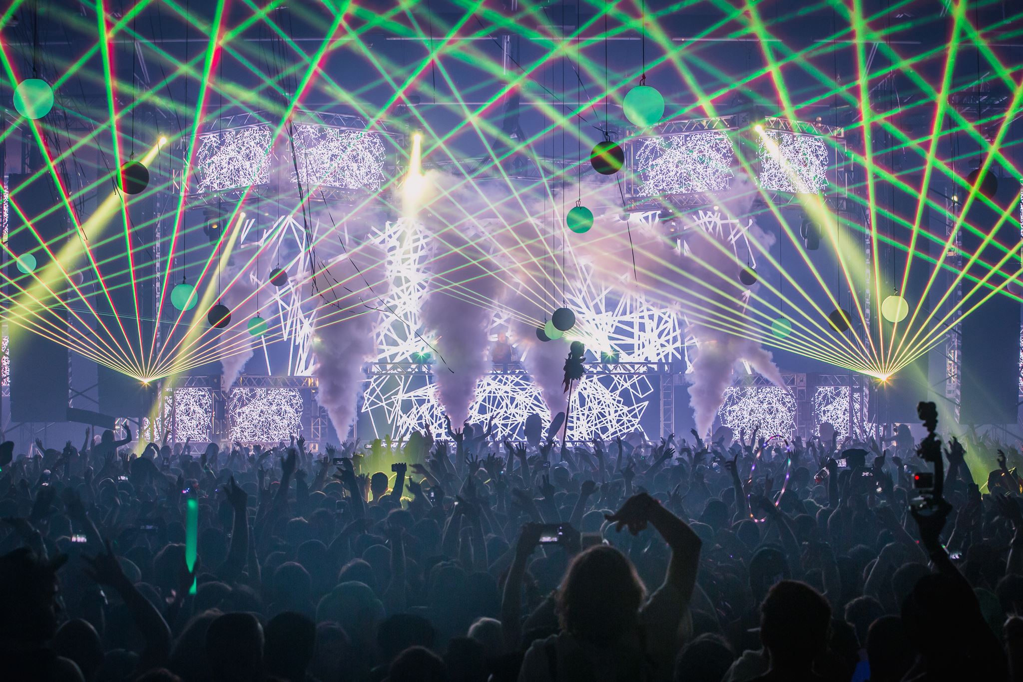 Lights All Night Was The Epic Way To Ring In 2016