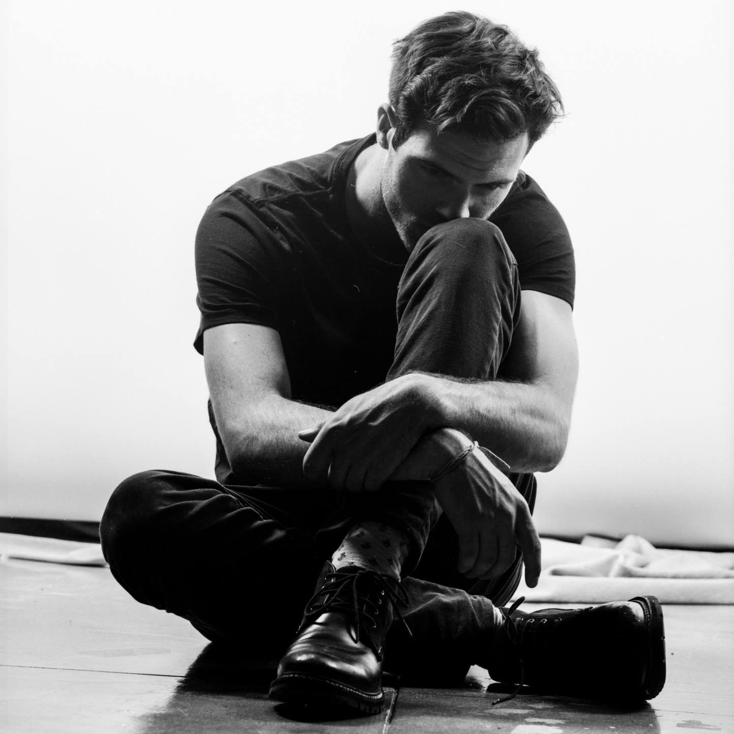 Emmit Fenn’s “Everybody Else” Will Keep A Smile On Your Face