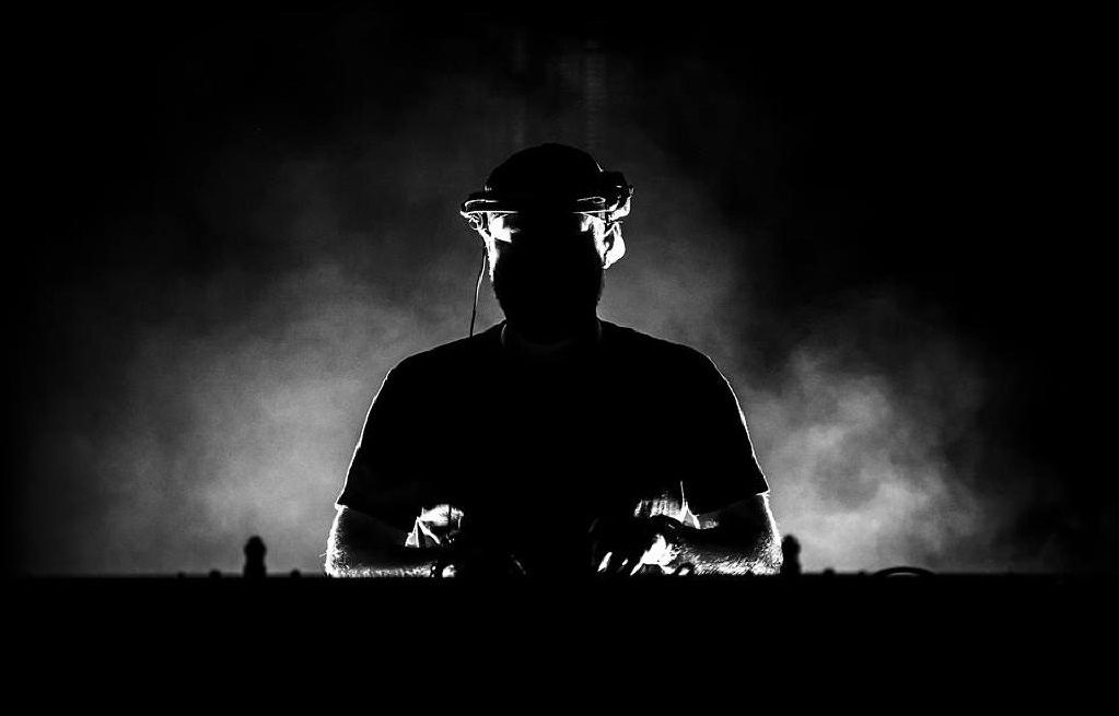 Eric Prydz Drops Newest Pryda Single, "Stay With Me"