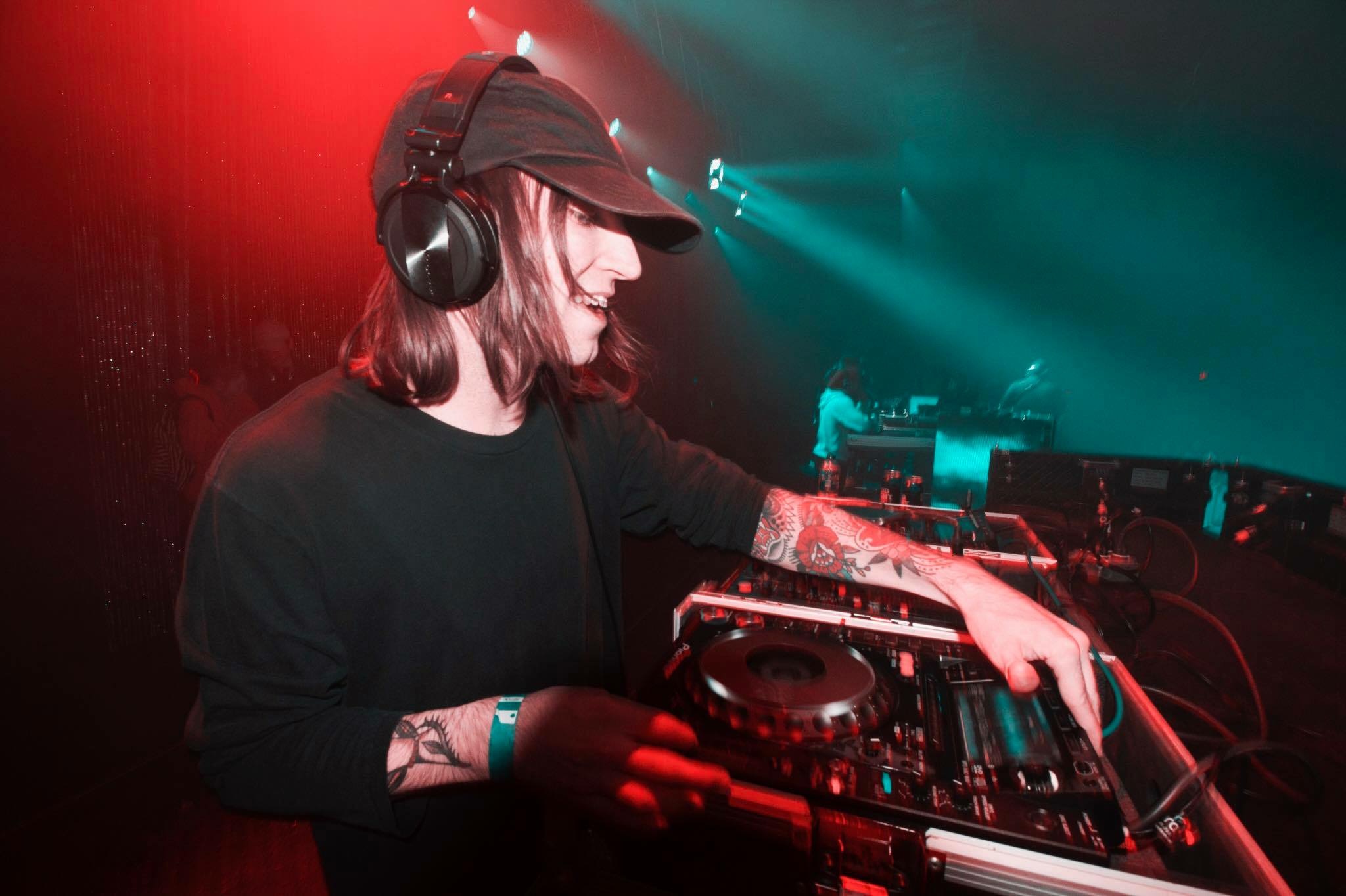 M.E. Swank Let His Friend Wes Edmonson Funk His Track Up Called "Kindle ...