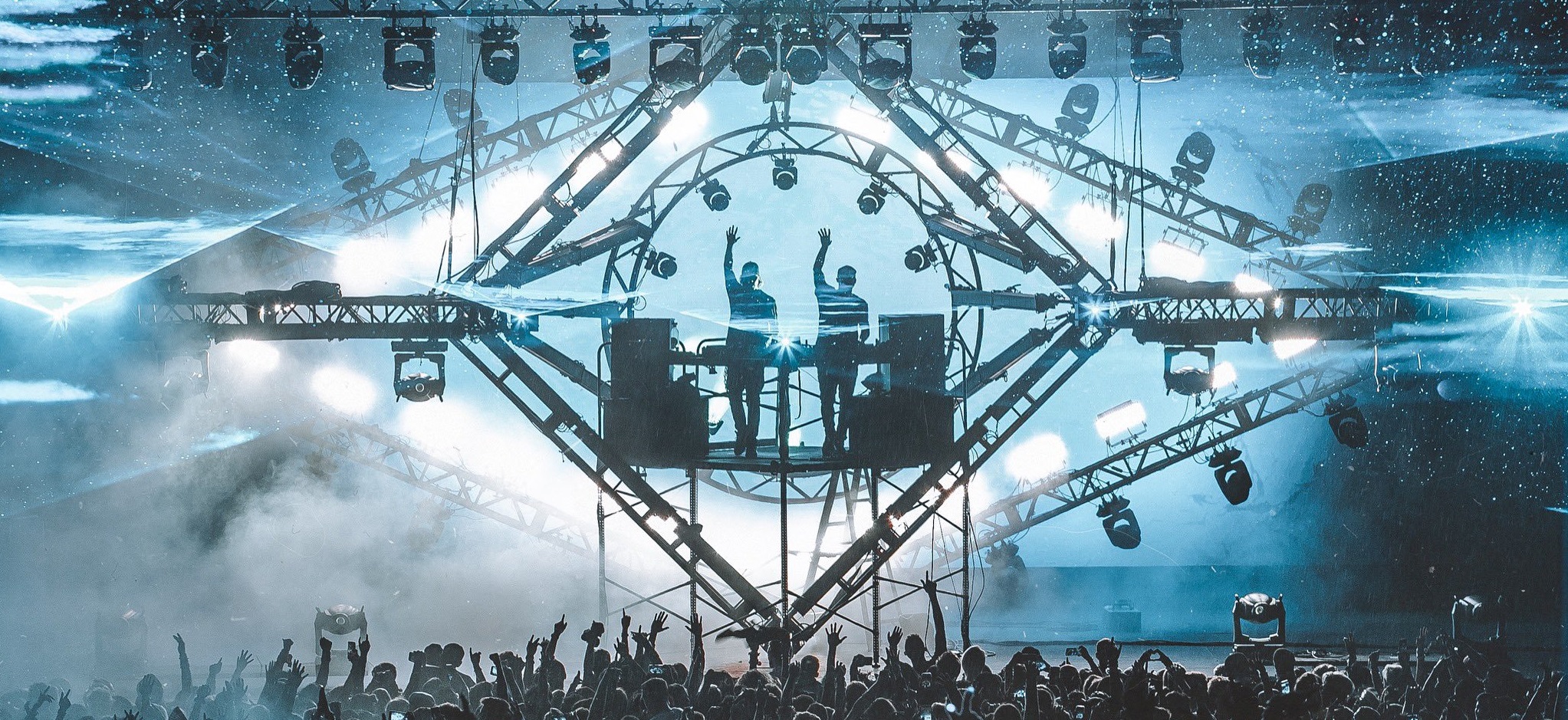 SLANDER Joins Forces With Moody Good For “Heart Break”