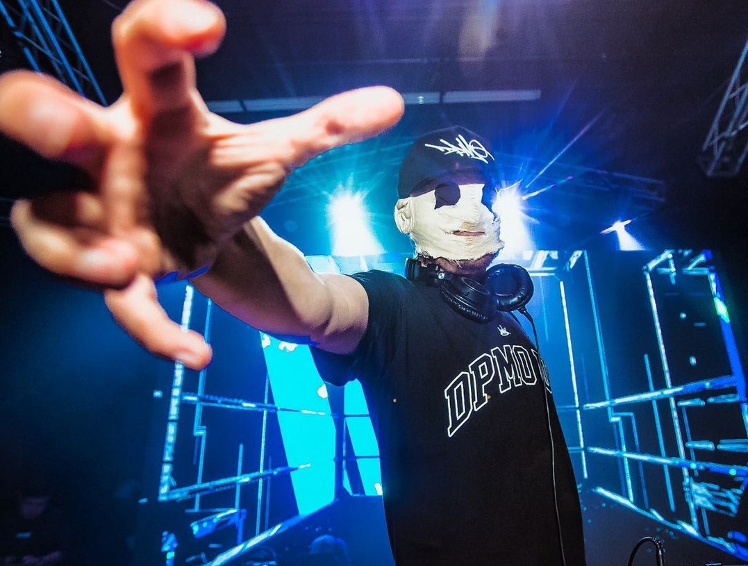 FuntCase Looks To Heat Things Up With "Flames" Featuring Dia Frampton