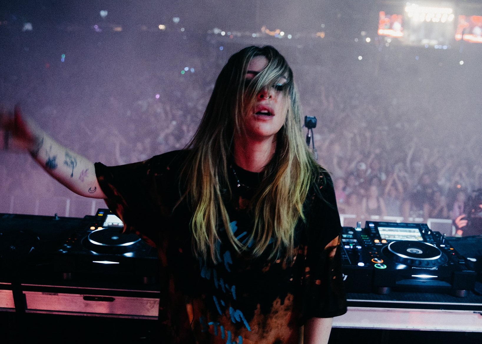 Alison Wonderland's Whyte Fang Alias Returns With "TIDES"